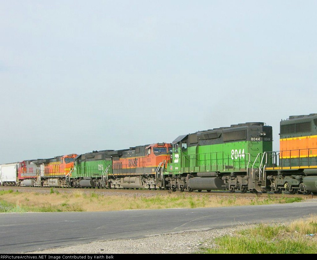 BNSF 8044 passes BNSF 1083